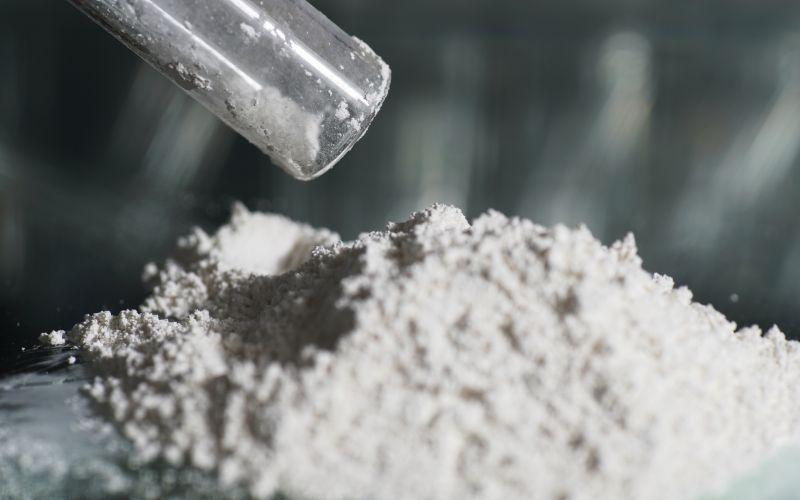 Hidróxido de bario: qué es, propiedades, usos y riesgos