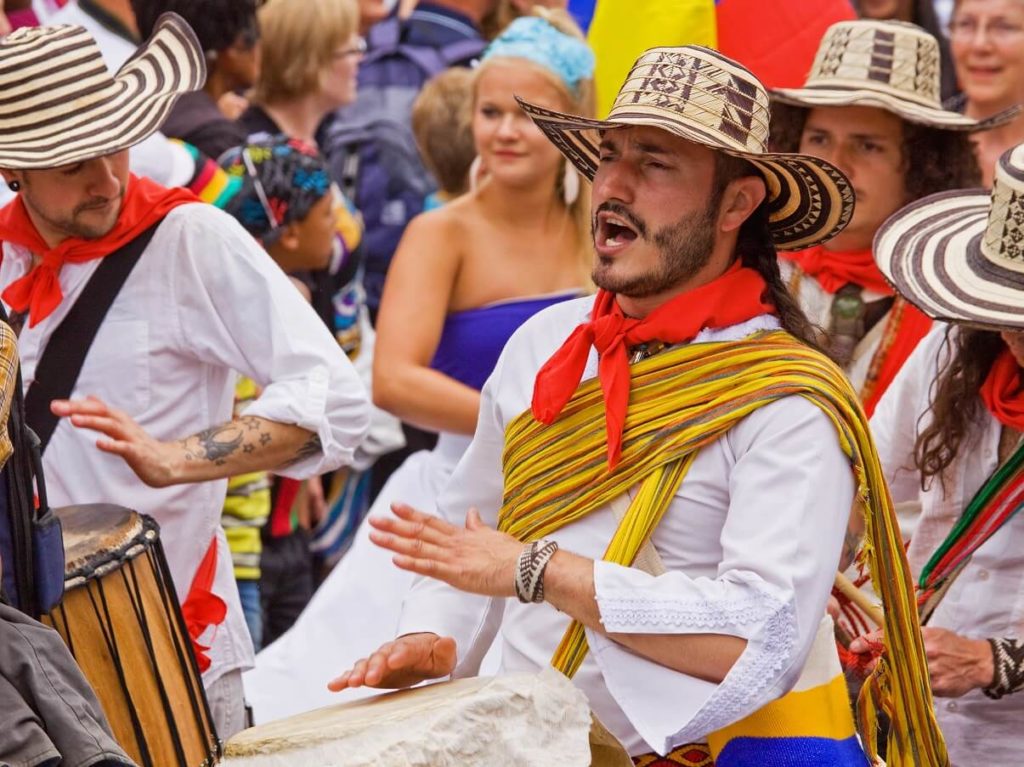 Los Trajes Típicos De La Región Andina De Colombia
