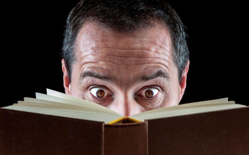 Narrador extradiegético: qué es, características, tipos y ejemplos