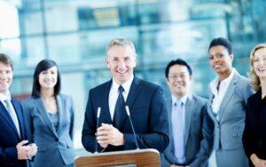 Funciones de un alcalde para gobernar eficazmente