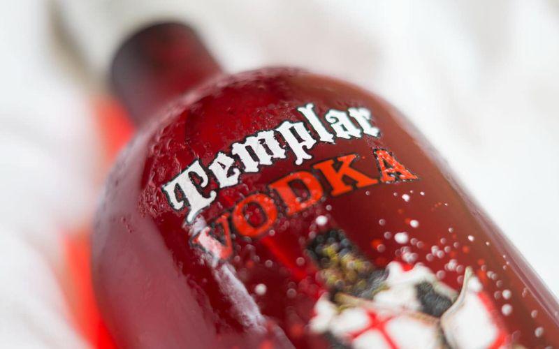 Vodka rojo: qué es, características y mezclas