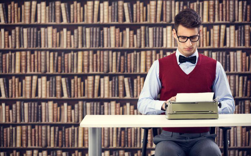 Retrógrado: qué es, usos de la palabra y ejemplos