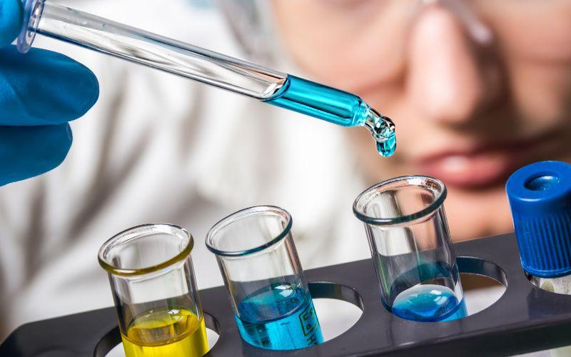 Reactivos de laboratorio: qué son, clasificación, preparación, manejo