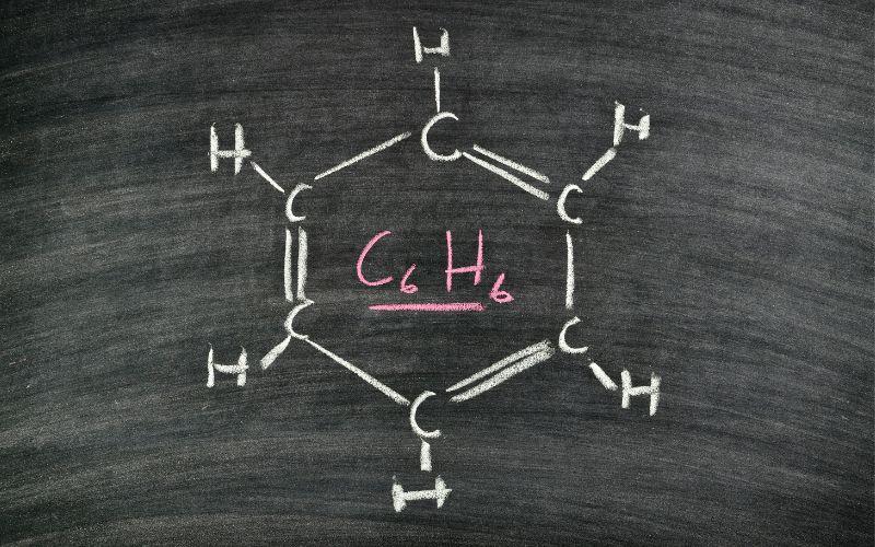 Benceno: qué es, historia, estructura, propiedades, usos, derivados