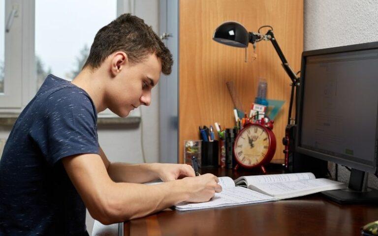 20 deberes de los estudiantes en colegio y secundaria