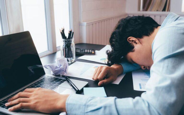 Asténico: qué es, significado, sinónimos, antónimos y ejemplos de uso