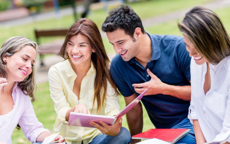 Cómo ser más sociable y amigable: 15 consejos que funcionan