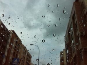 Pringa de lluvia: significado, origen, sinónimos, ejemplos
