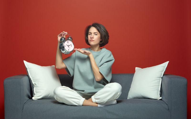 Rezago: qué es, significado, sinónimos, antónimos y ejemplos de uso