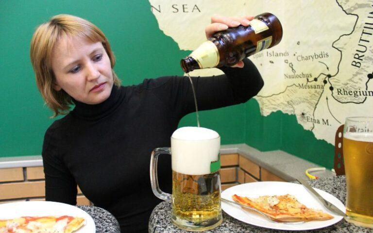 Dipsomanía: qué es, significado, sinónimos, antónimos, ejemplos de uso