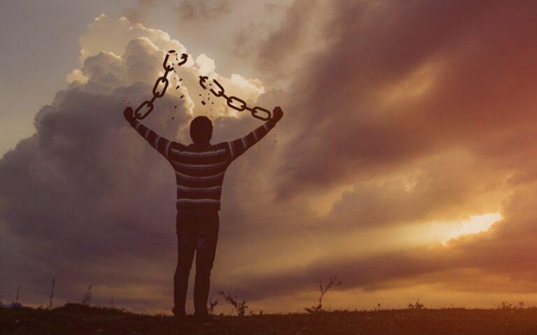 100+ frases de dignidad humana en la vida, amor y trabajo